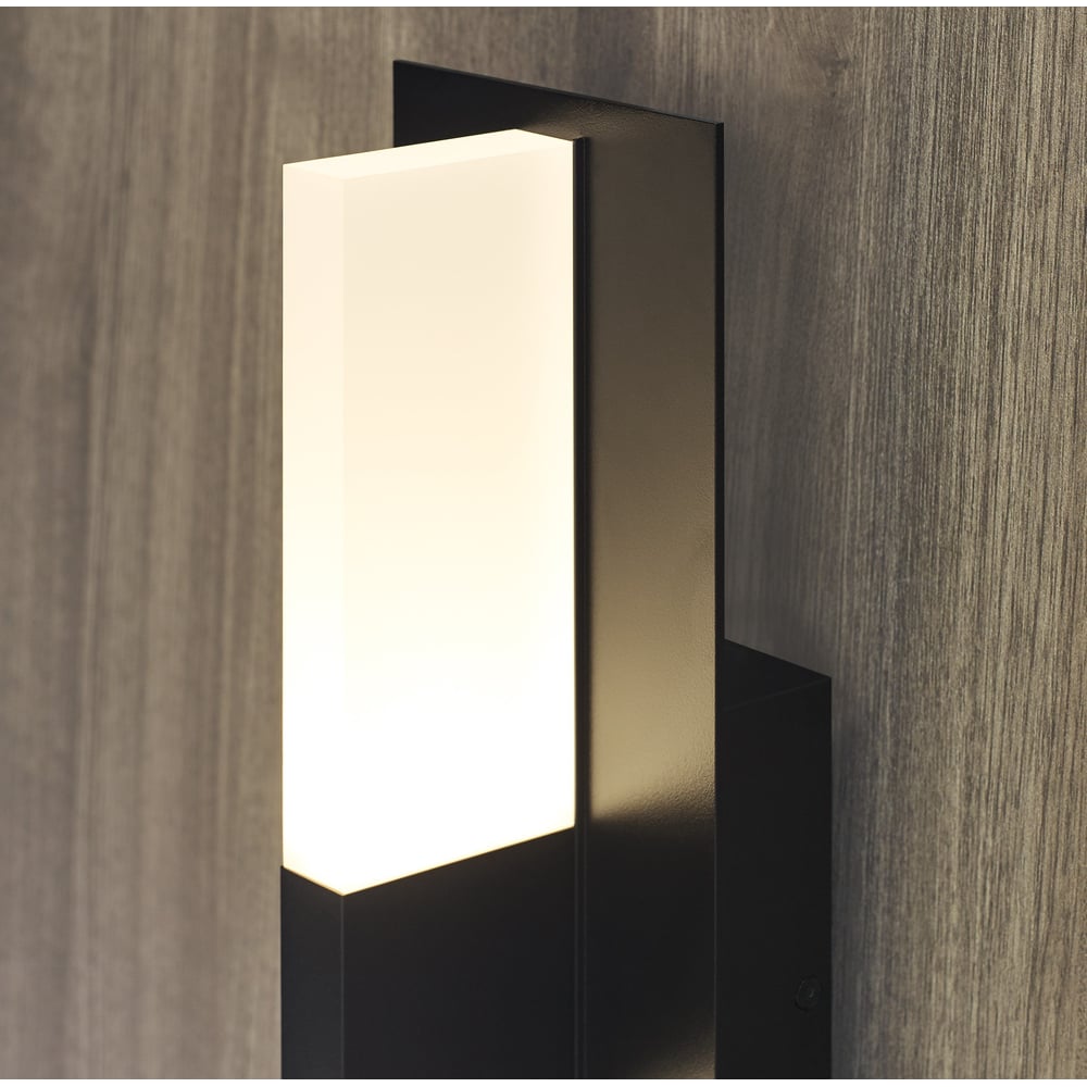 Visual Comfort Modern Lyft Outdoor Wall Light | Lightopia