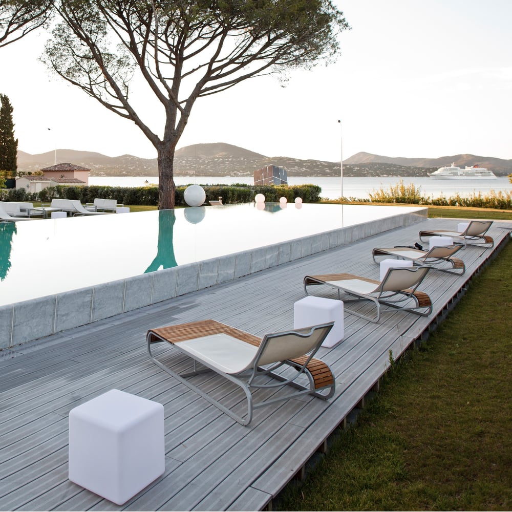 Smart & Green Cube Bluetooth Indoor/Outdoor LED Lamp | Lightopia