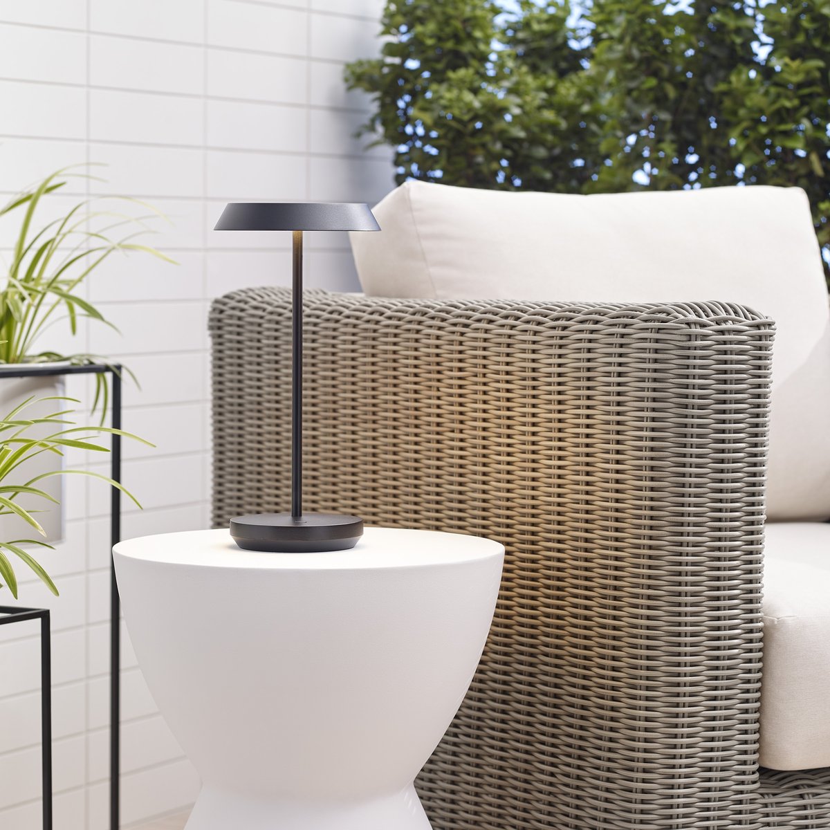 Visual Comfort Modern Tepa Accent Rechargeable Table Lamp | Lightopia