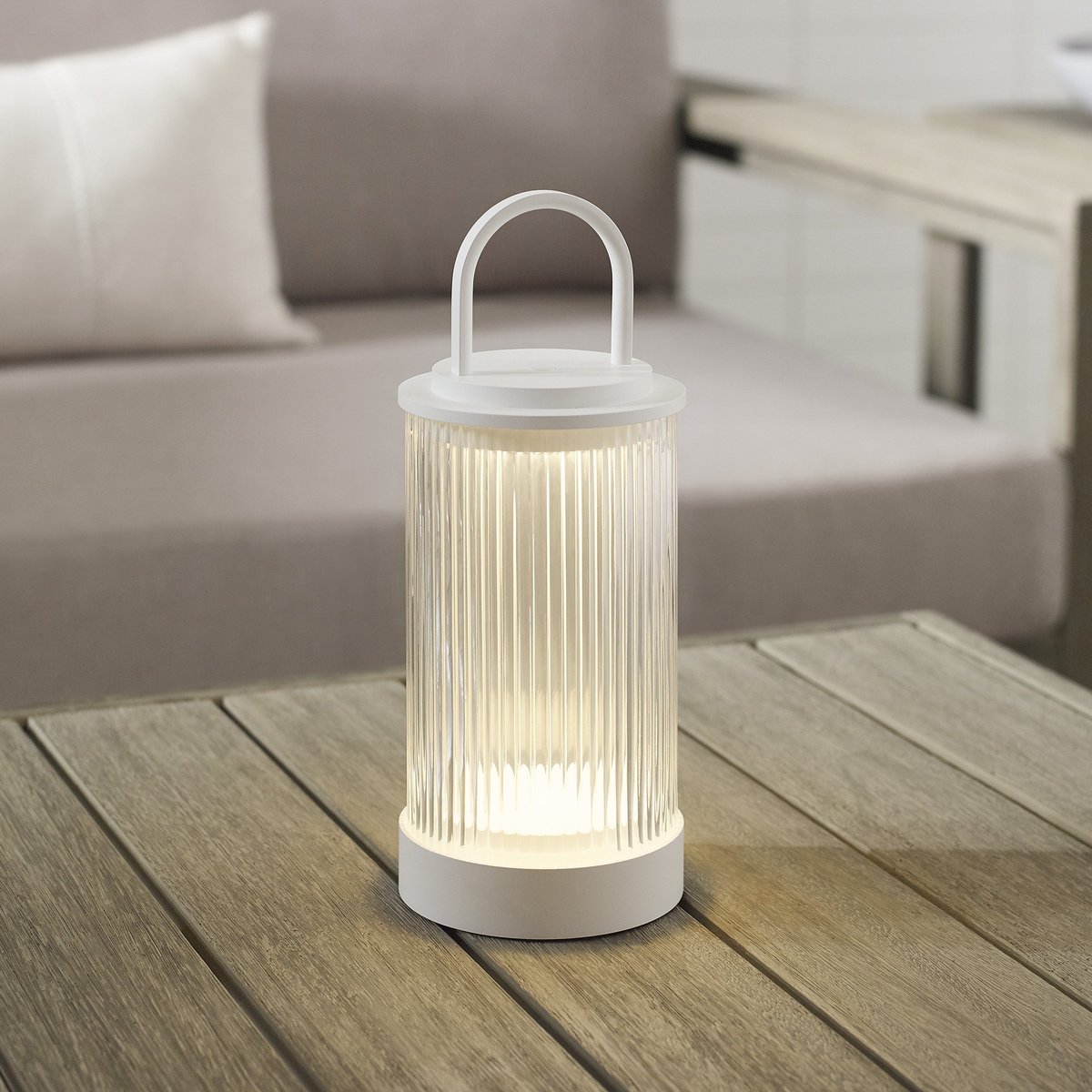 Visual Comfort Modern Tawa Accent Rechargeable Table Lamp | Lightopia